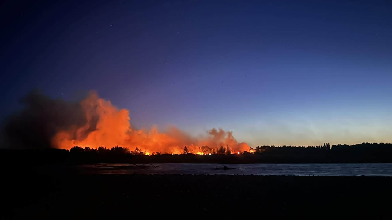 LIVE: (11.10PM) Properties evacuated as pine forest fire grows in size ...
