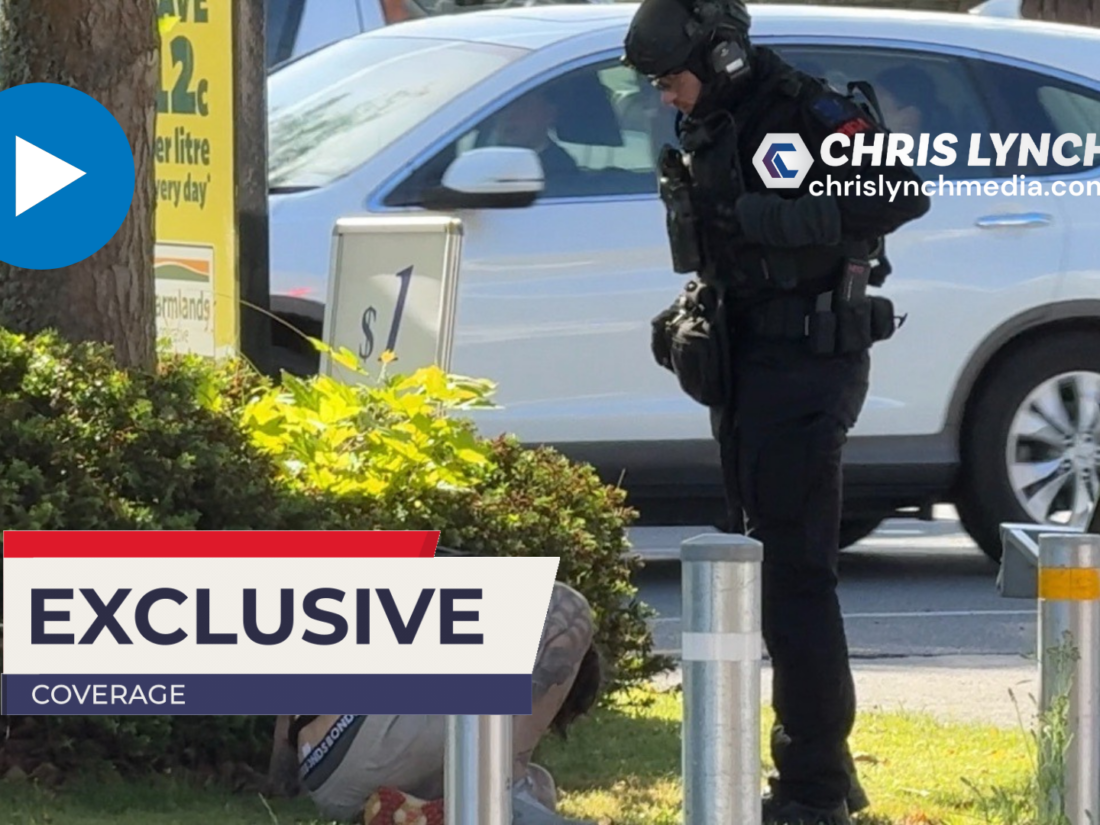 ️ Watch the moment AOS police arrest man near major police operation in ...