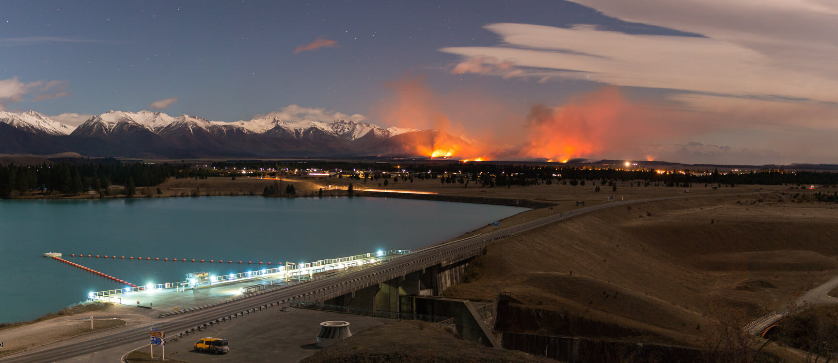 100 metre high flames burn through the Mackenzie region - Chris Lynch Media