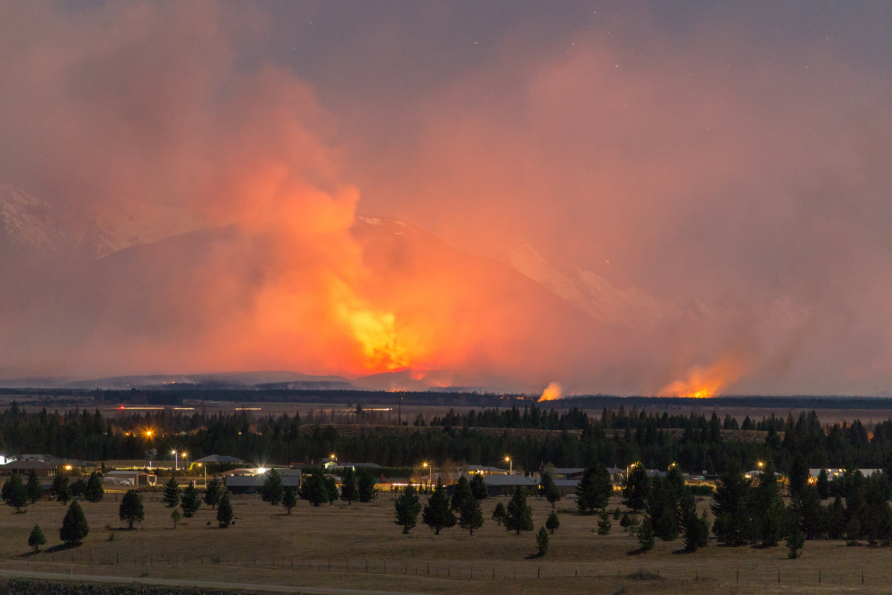 100 metre high flames burn through the Mackenzie region - Chris Lynch Media